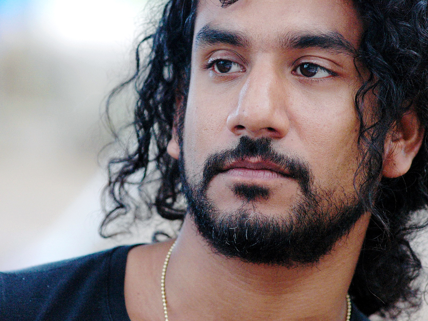Picture of Naveen Andrews