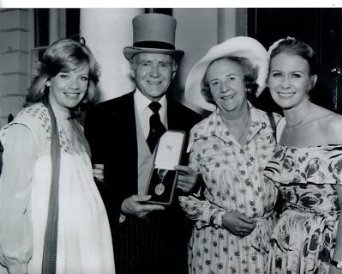 Hayley Mills and Juliet Mills