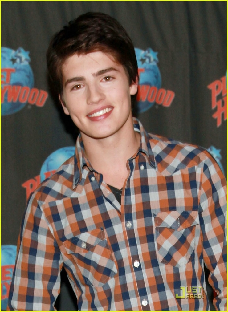 Picture of Gregg Sulkin