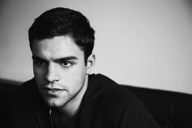 Picture of Sean Teale