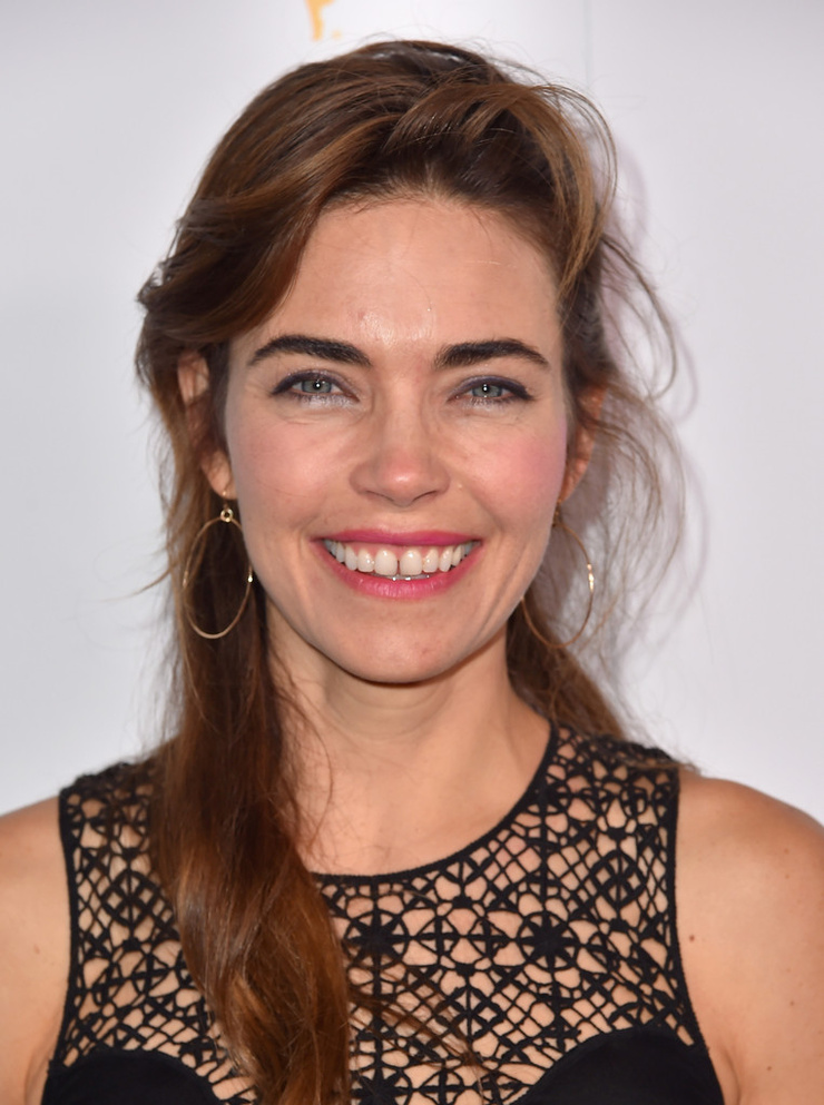 Amelia Heinle image