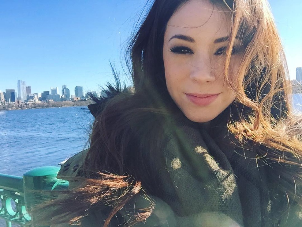 Picture of Jillian Rose Reed
