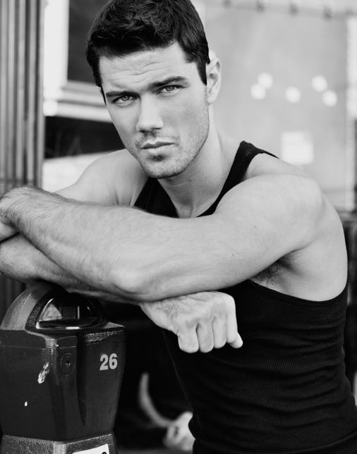 Picture of Ryan Paevey