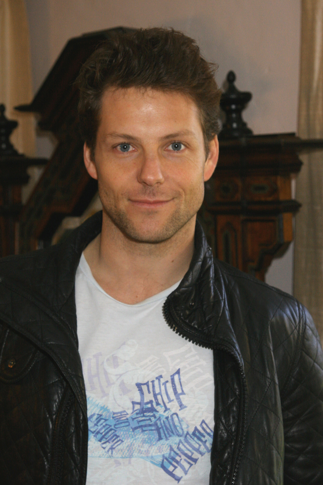 ¿Jamie Bamber, el hombre del rostro perfecto? - Foros Perú
