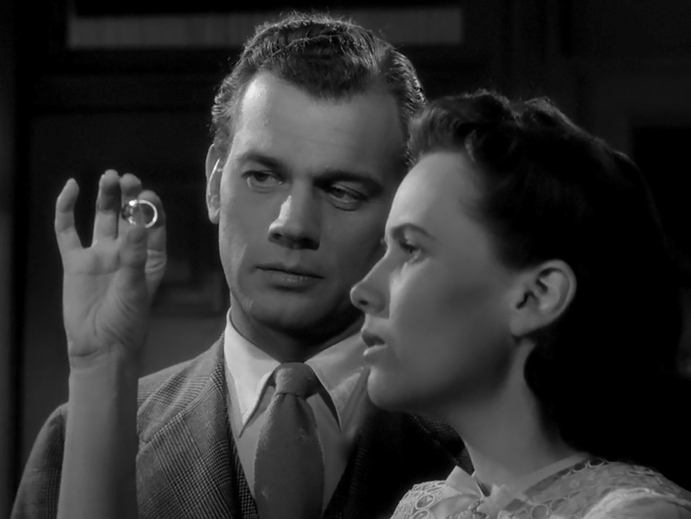 Joseph Cotten and Teresa Wright