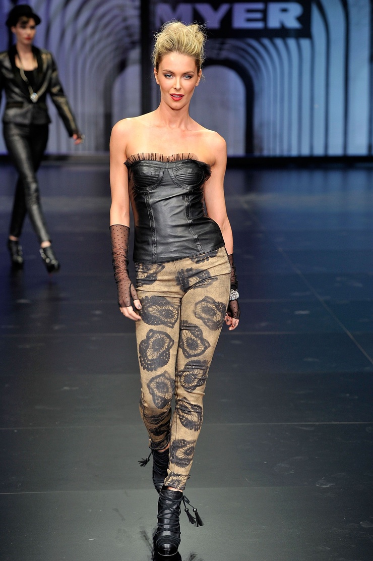 Jennifer Hawkins image