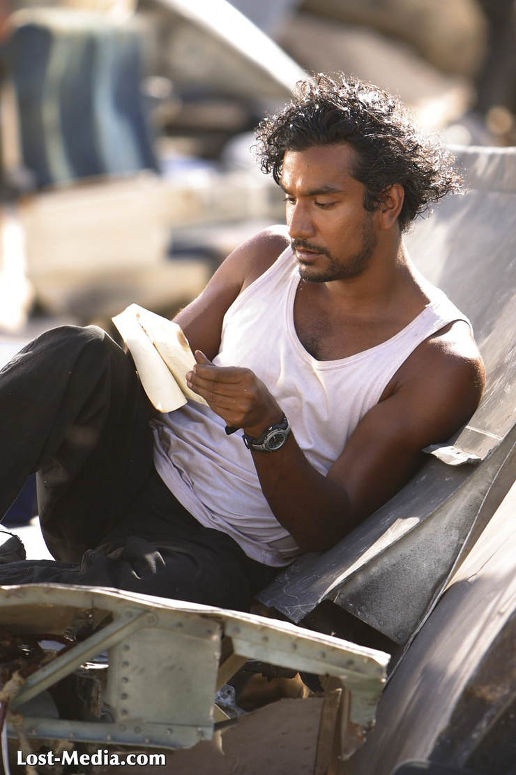 Picture of Naveen Andrews