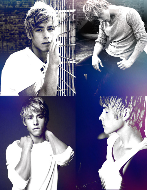 Picture of Mitch Hewer