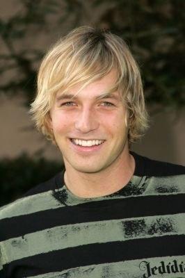 Ryan Hansen image