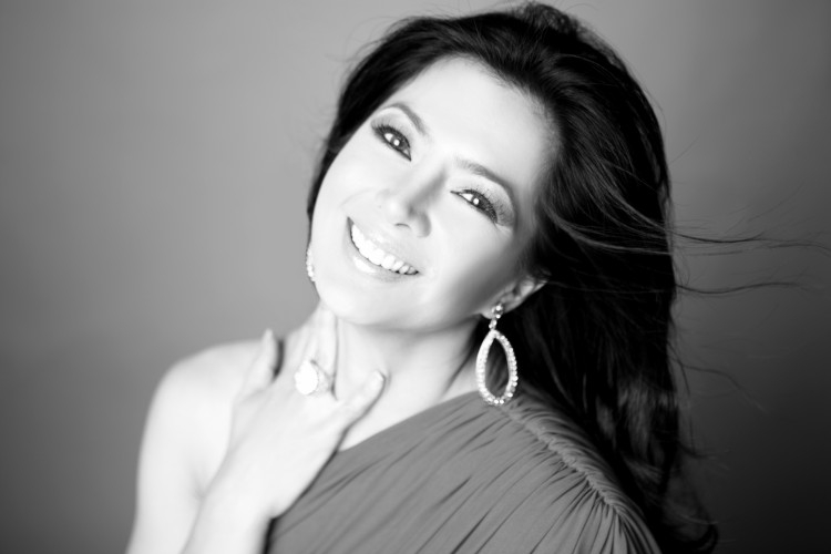 Picture of Alice Dixson