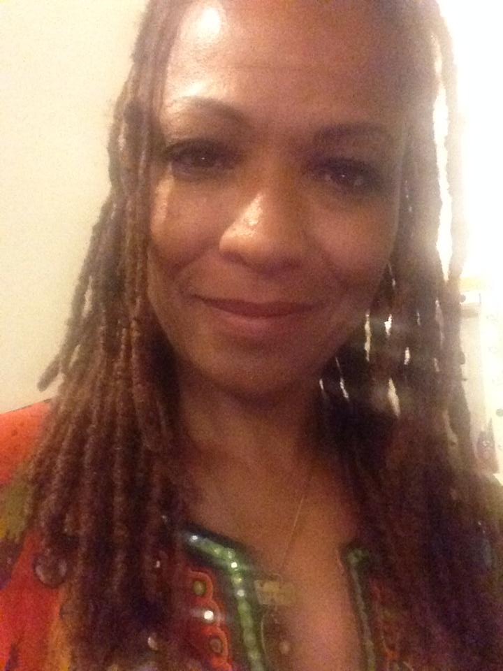 Picture of Lisa Simone Kelly