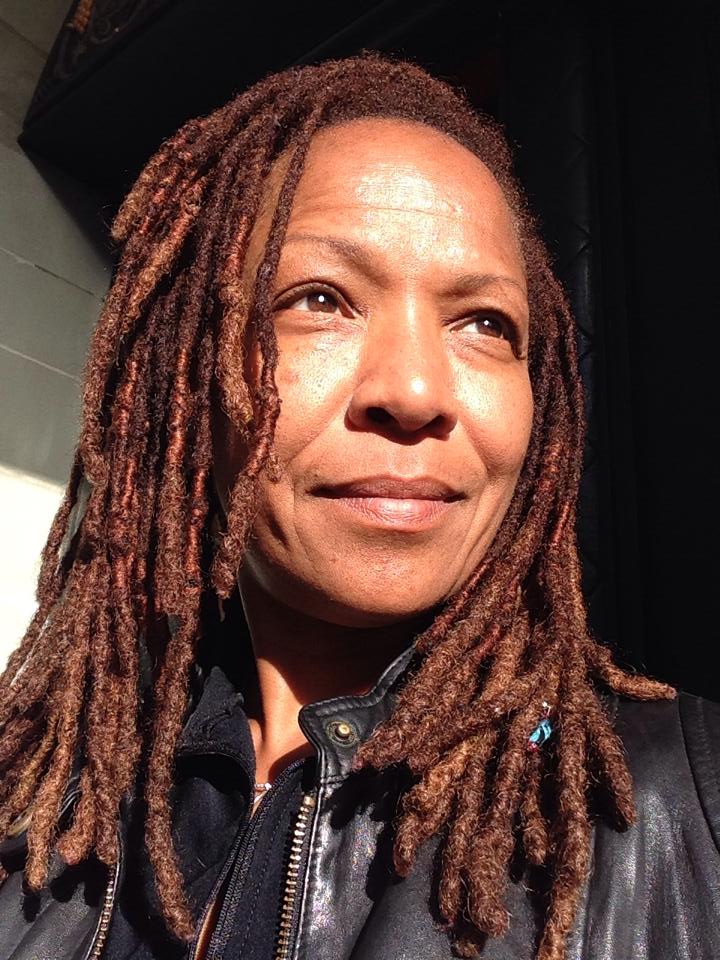 Picture of Lisa Simone Kelly