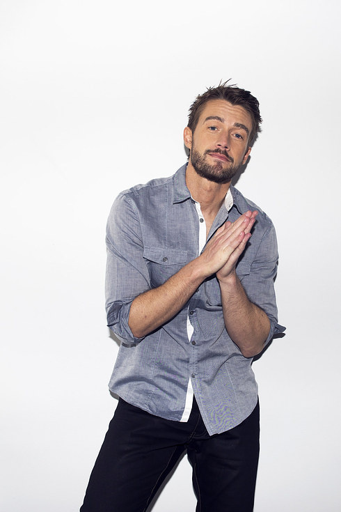 Robert Buckley image