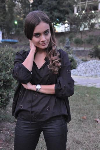 Damla Sonmez picture