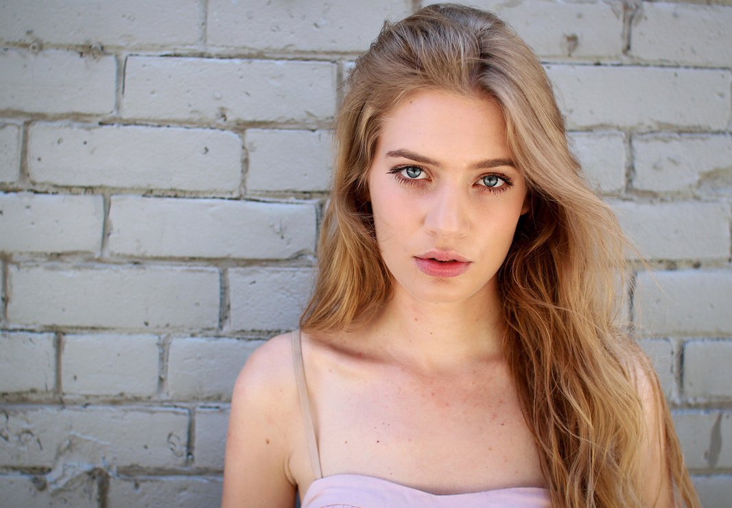 Clara Pasieka picture