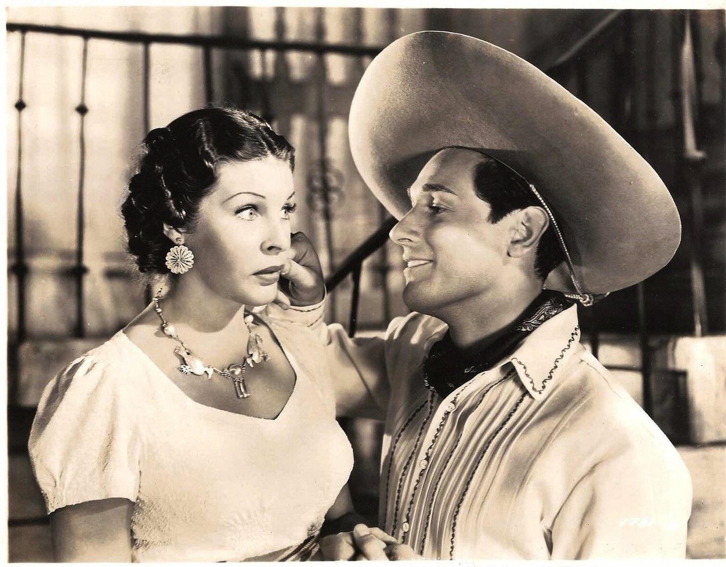 Martha Raye, Tito Guízar