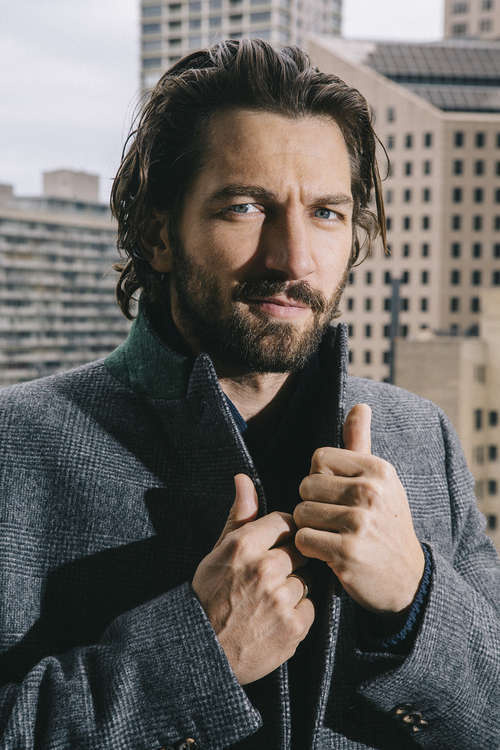 Michiel Huisman picture