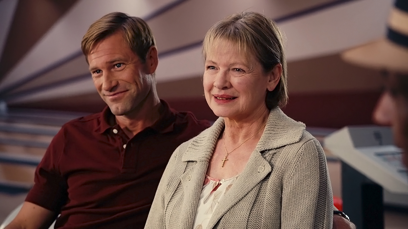 Aaron Eckhart and Dianne Wiest