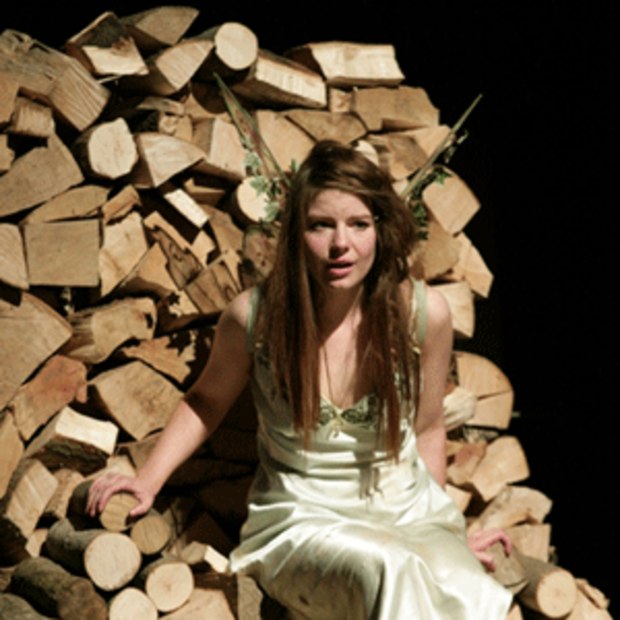 Aimee-Ffion Edwards picture