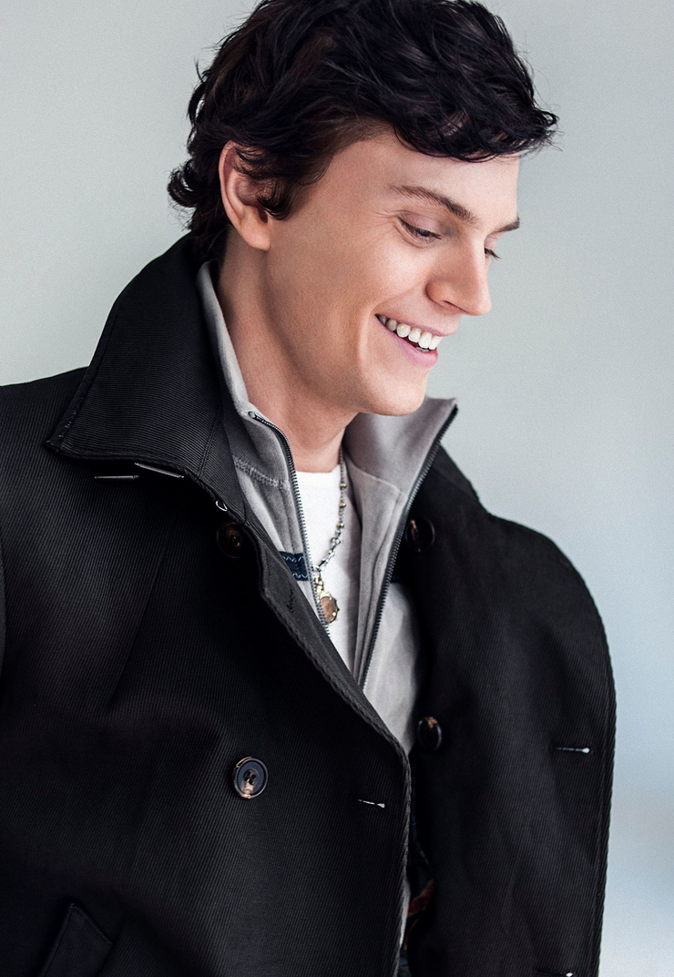 Image of Evan Peters