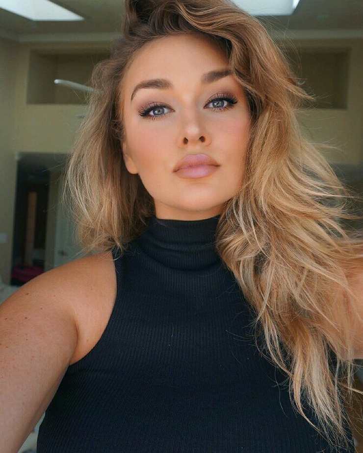 Hunter McGrady picture