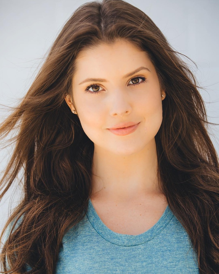 Picture of Amanda Cerny