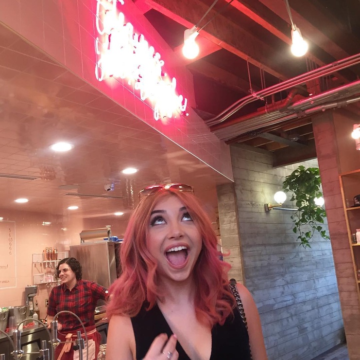 Jennessa Rose picture