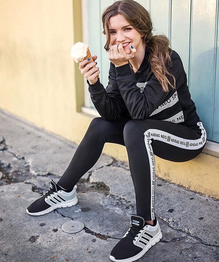 Picture of Nikki Sia