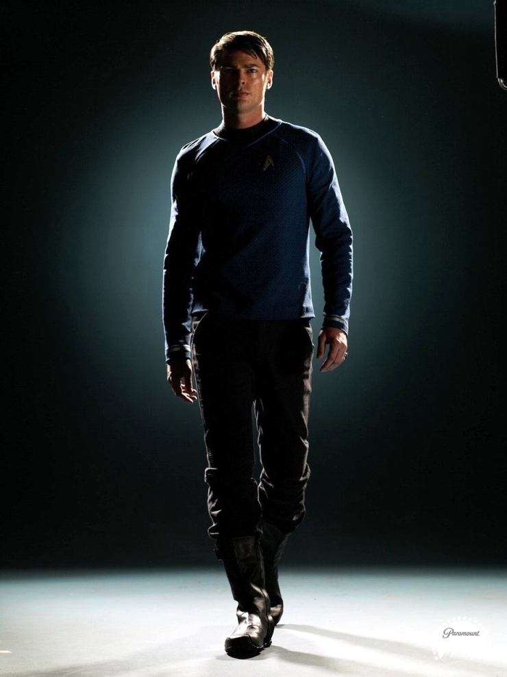 Leonard "Bones" McCoy (Karl Urban) picture