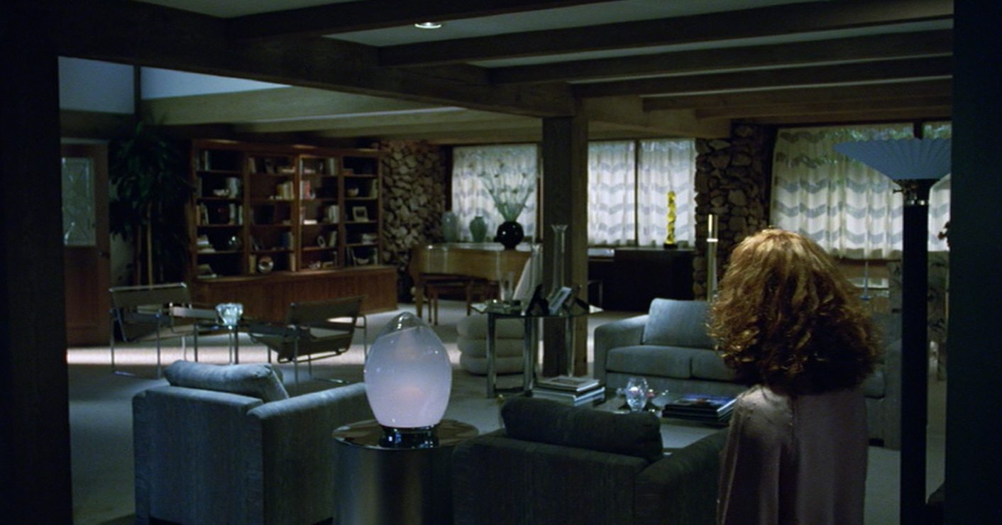 Safe (1995) picture