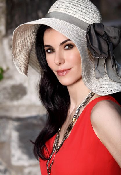 Picture of Defne Samyeli