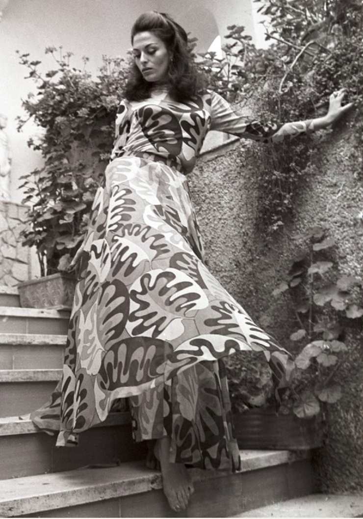 Image of Elizabeth Teissier