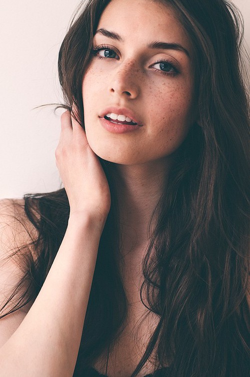 Jessica Clements picture