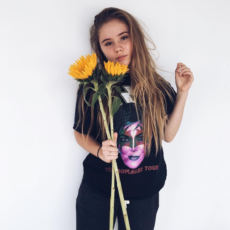 Picture of Lexee Smith