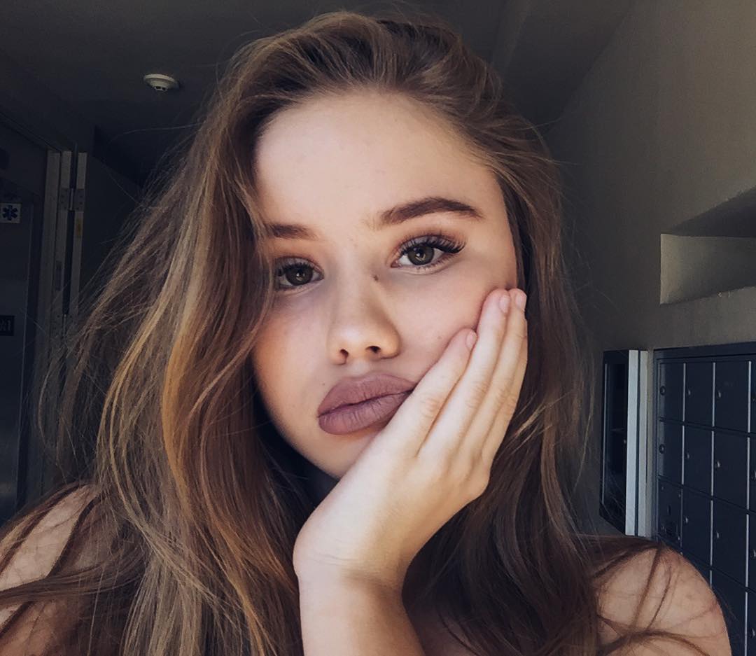 Picture of Lexee Smith