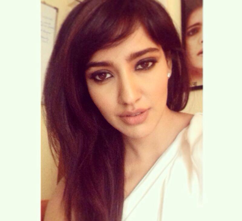 Neha Sharma picture