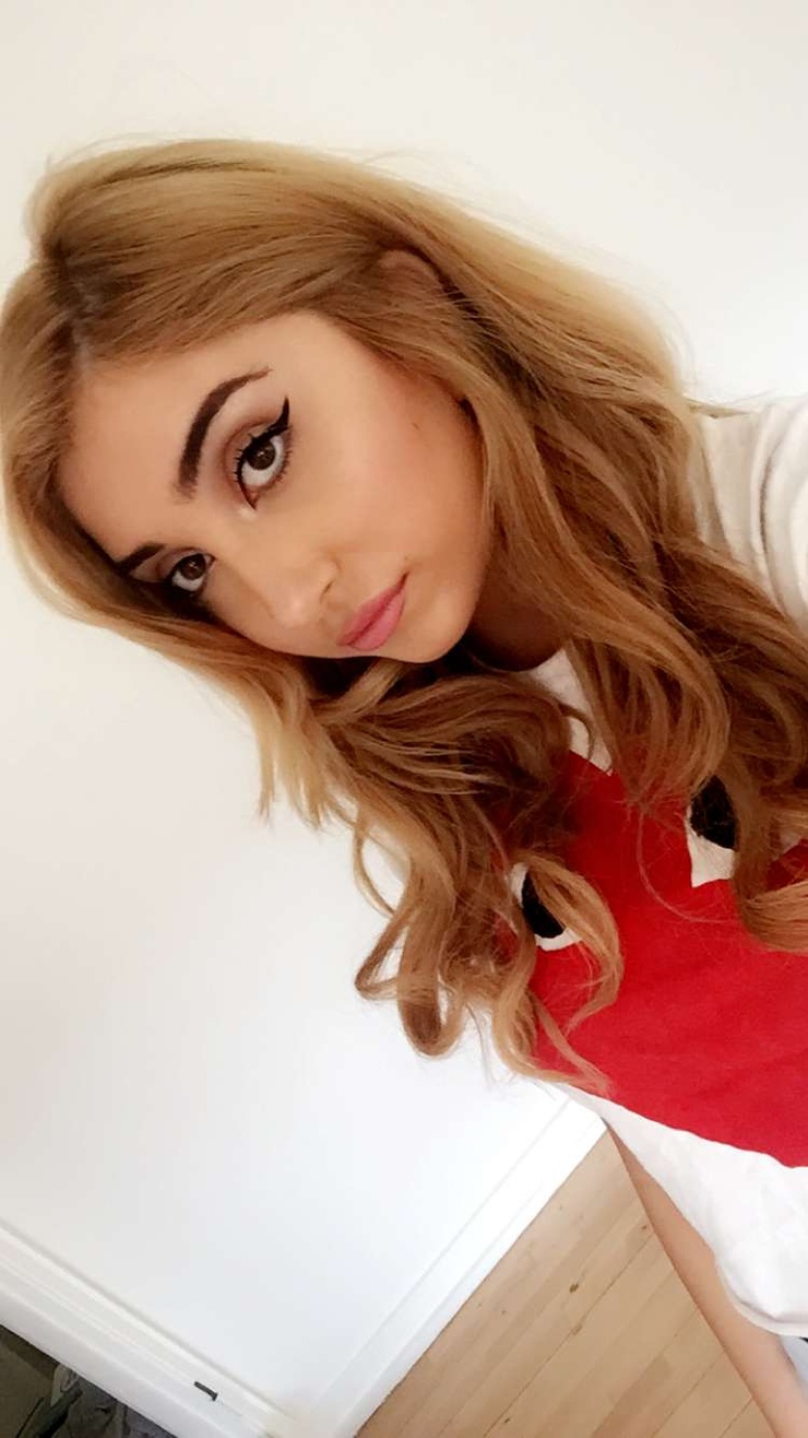 Picture of Jennessa Rose