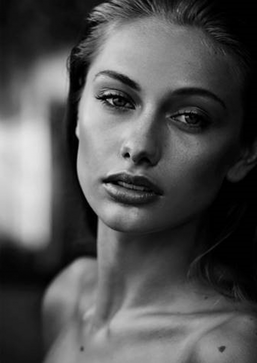 Raluca Mos