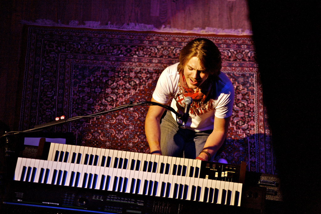 Taylor Hanson image