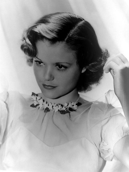 Picture of Simone Simon