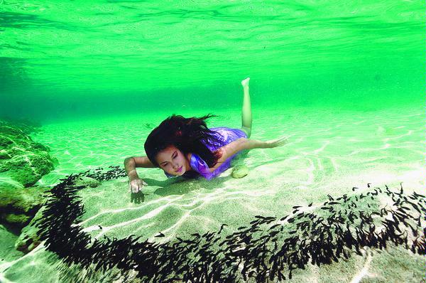 Picture of Nadine Chandrawinata