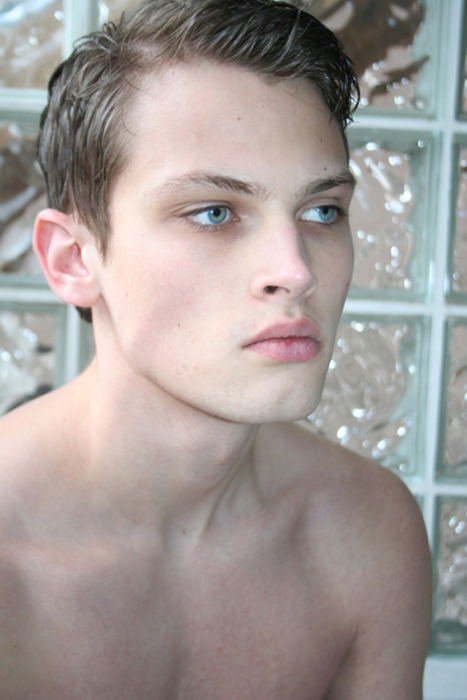 Picture of Taylor Fuchs