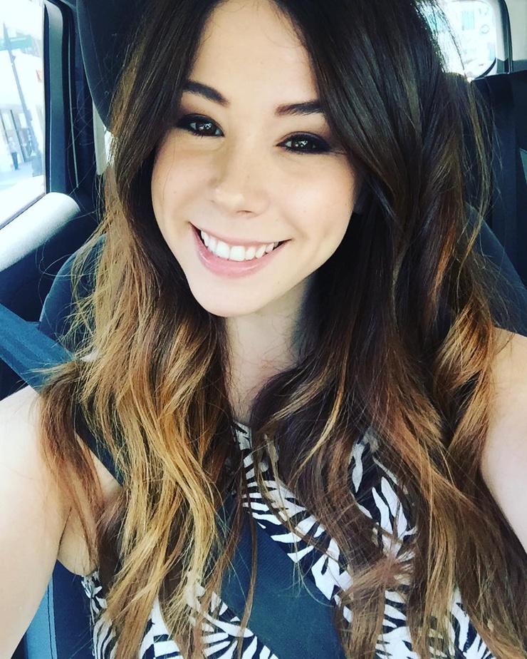 Jillian Rose Reed image