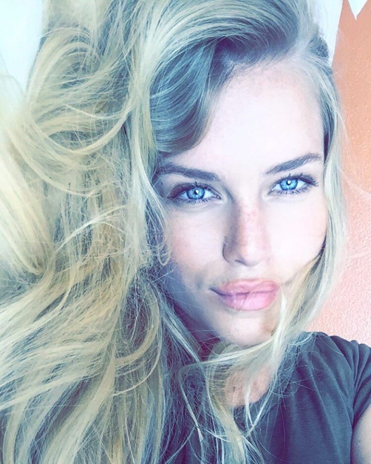 Chelsea Rose Le Roux image