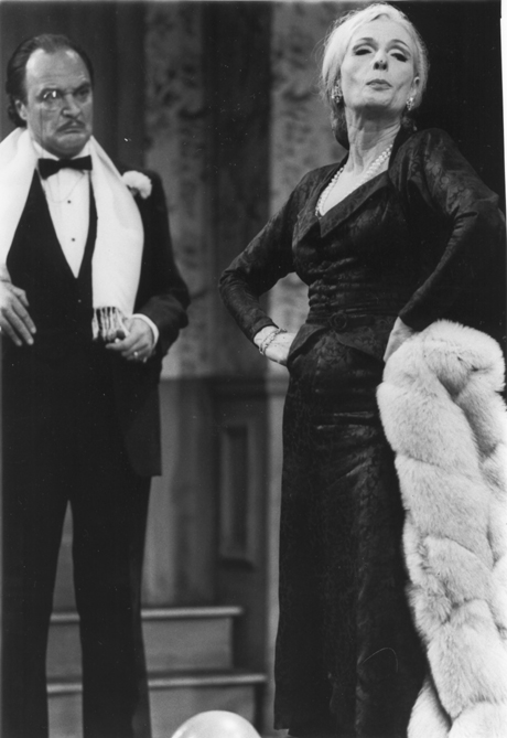 Carrie Nye image