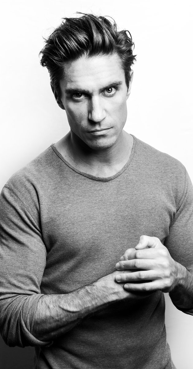 Picture of Michael Rowe