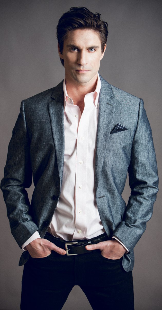 Michael Rowe picture