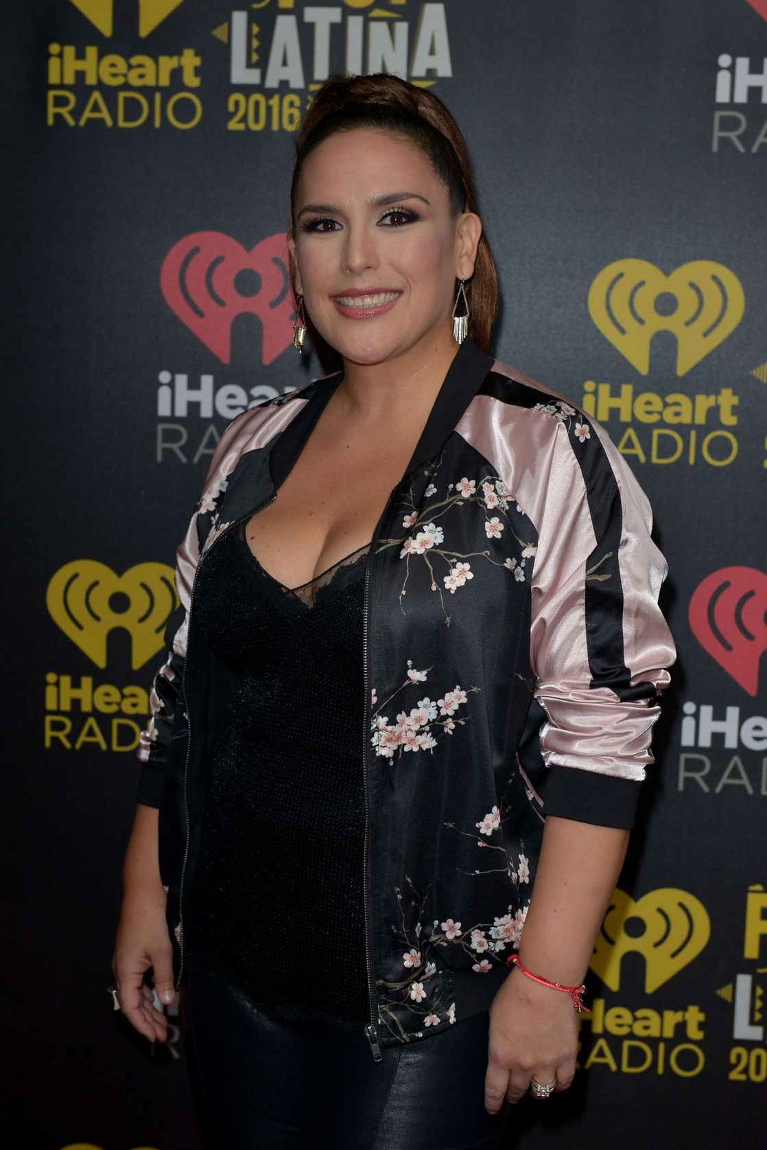 Angélica Vale image