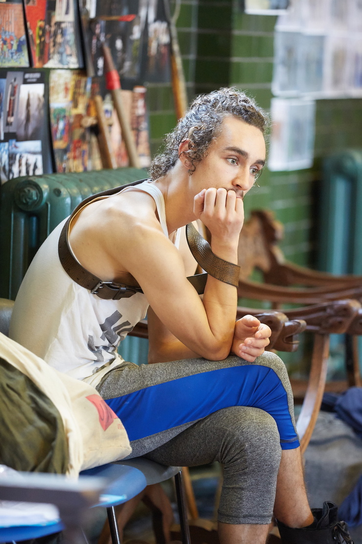 Image of Robert Sheehan