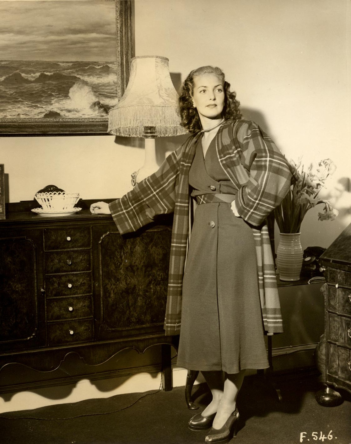 Patricia Roc wears Mattli 1948